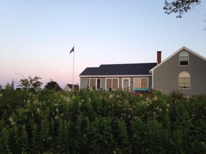 Leeward Cottage, Family Home And Quiet Retreat. - Stonington, ME
