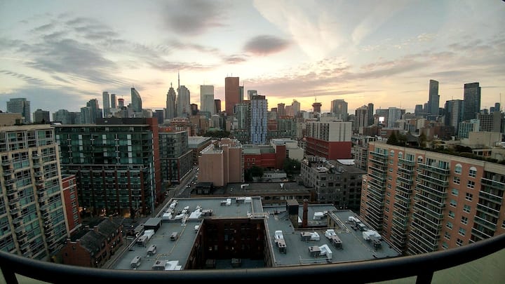 Downtown 2b+2b With Huge Balcony And Amazing View! - Toronto, ON