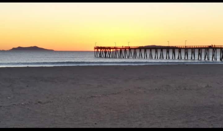 Beach Condo Steps To The Sand - 20min  From Malibu - Port Hueneme, CA