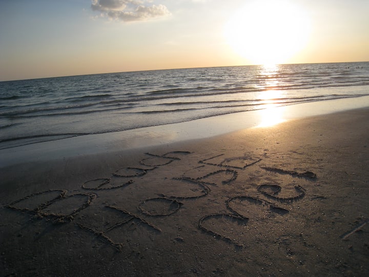 Beach House Me! A Place To Relax. - Indian Shores, FL
