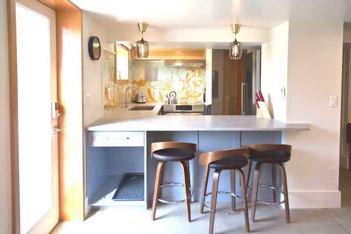 Modern Refuge Aka The Glam Pad - Portland, OR