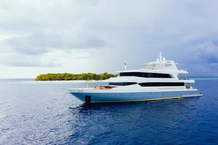 Maldives Luxury Yacht Private Charter - Malé