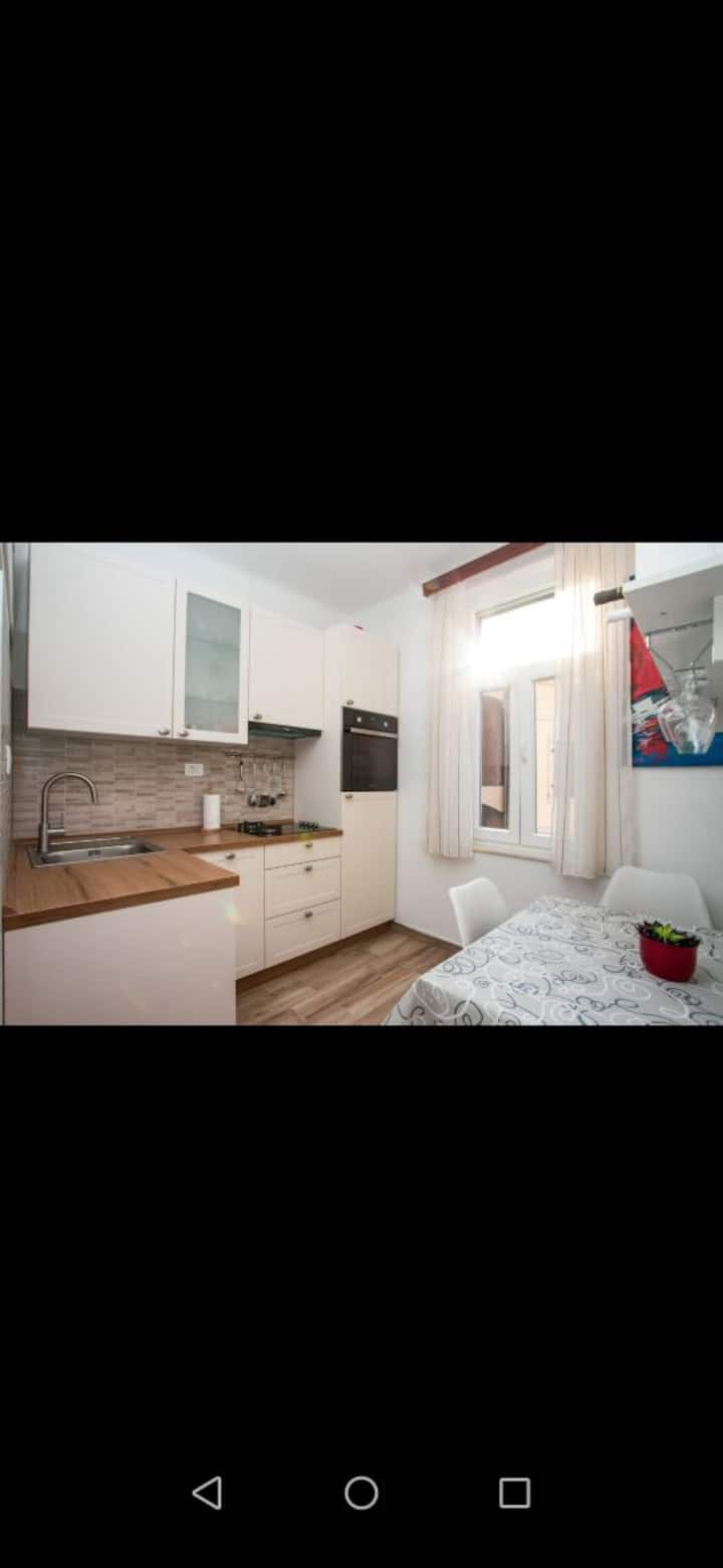 Cozy Apartment - Omiš