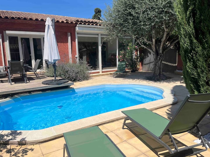 Villa Provençale Avec Piscine - Avignon