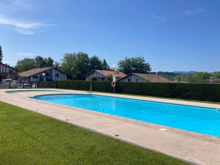 Maison Avec Jardin Dans Résidence Avec Piscine. - Hendaye