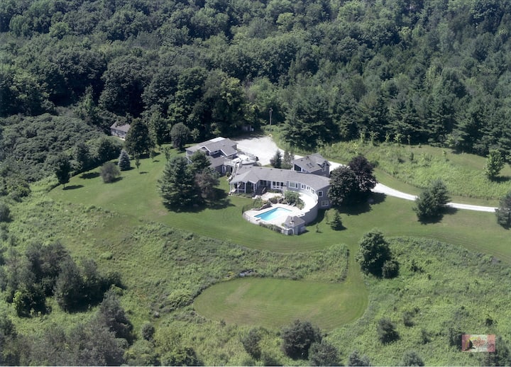 Chalet Claremont, Your Private Getaway - Uxbridge, ON, Canada