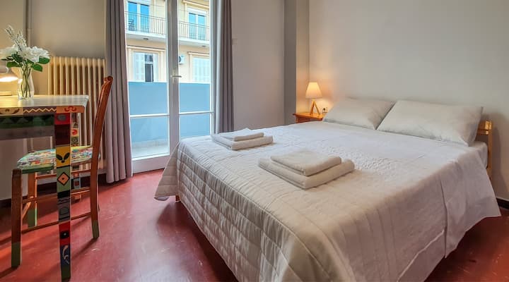 White Rose, Budget Flat In Chania Town Center - Chania