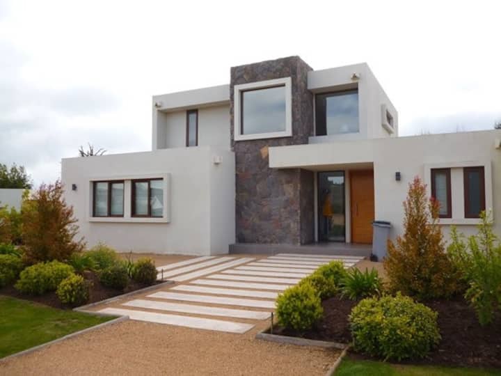 Espectacular Casa ( Entera) Las Brisas Sto Domingo - Santo Domingo, Chile