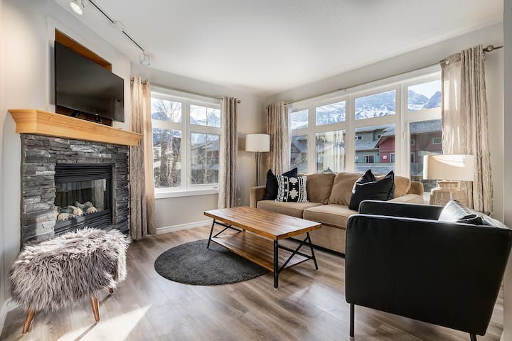 Charming 2br Condo W/ Spectacular Mountain Views - Canmore
