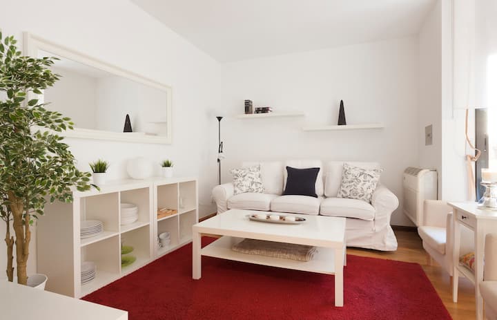 Bright Apart With Terrace At Center - Barcelona