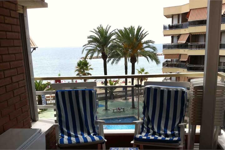 Fantastic Apartment On The Beach With Pool - Reus