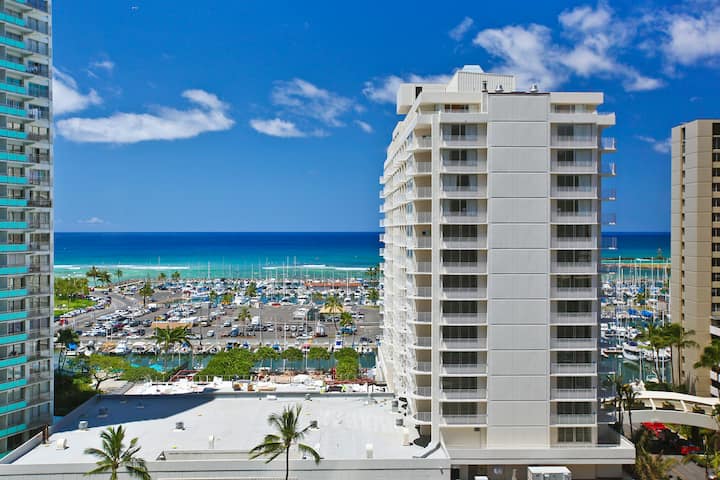 Great Location! Marina View! Discovery Bay #1509 - Honolulu