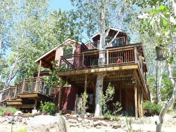 River West Tree House Near The Deschutes River - Bend, OR