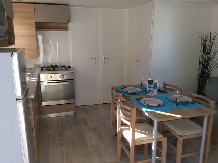 Mobil-home Lumineux Avec Deux Terrasses - Vias