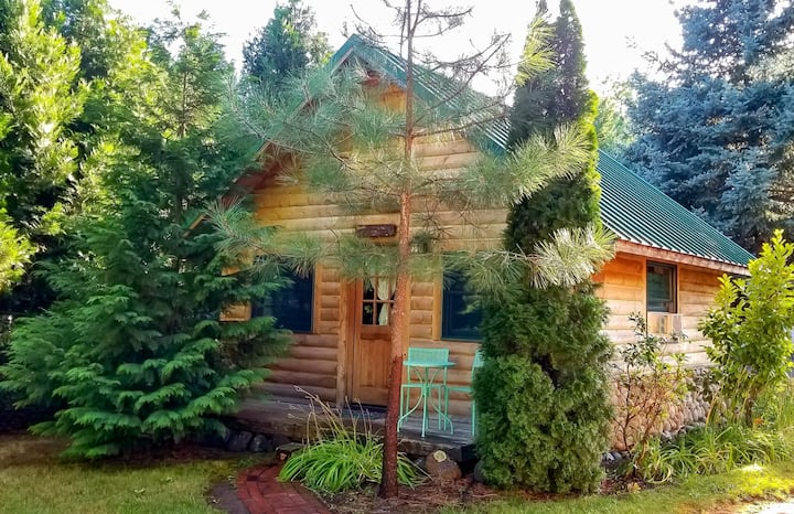 Blue Gate Cottage  On The Rogue River - Eagle Point, OR