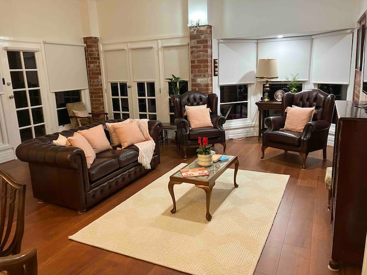 "Corrung". Beautiful Federation Residence. Central - Colac