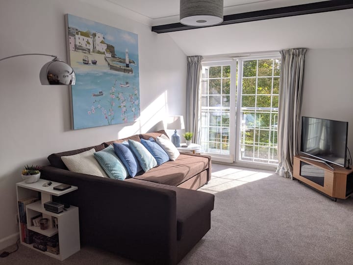 Apartment With Balcony And Parking - Carbis Bay