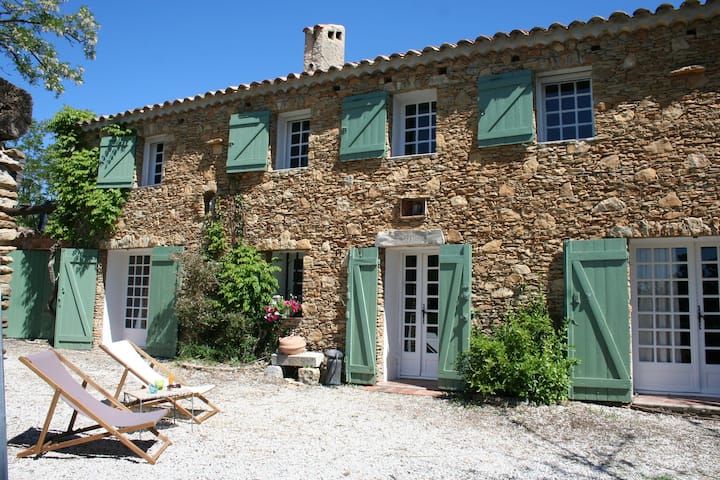 Mas Provençal De Charme Au Castellet - Signes