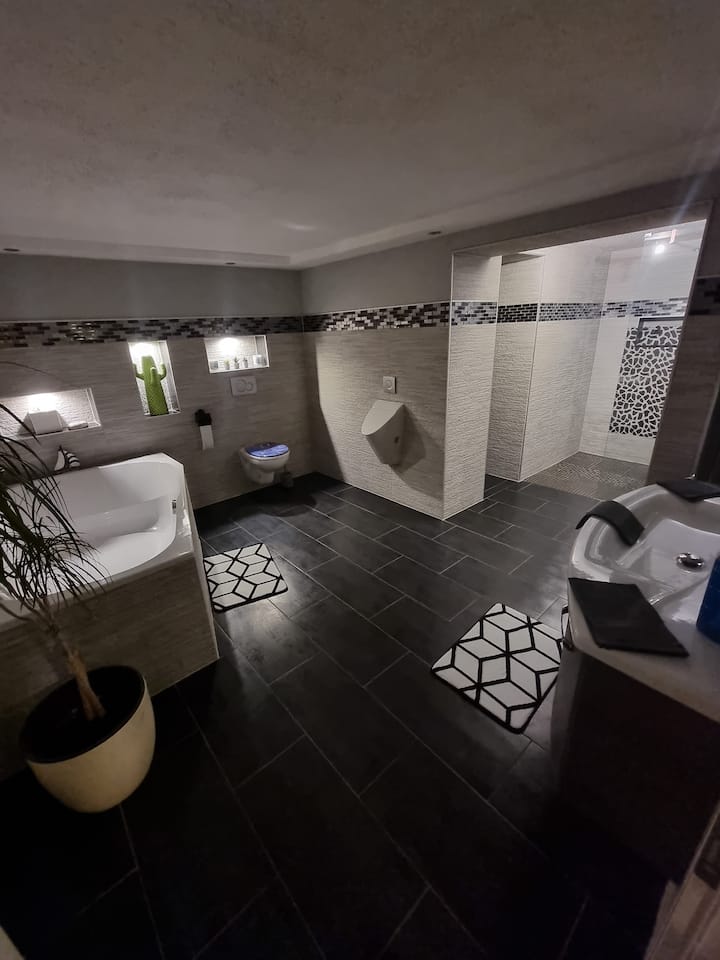 Schöne Monteursunterkunft Für Bis Zu 9 Personen - Ochsenfurt