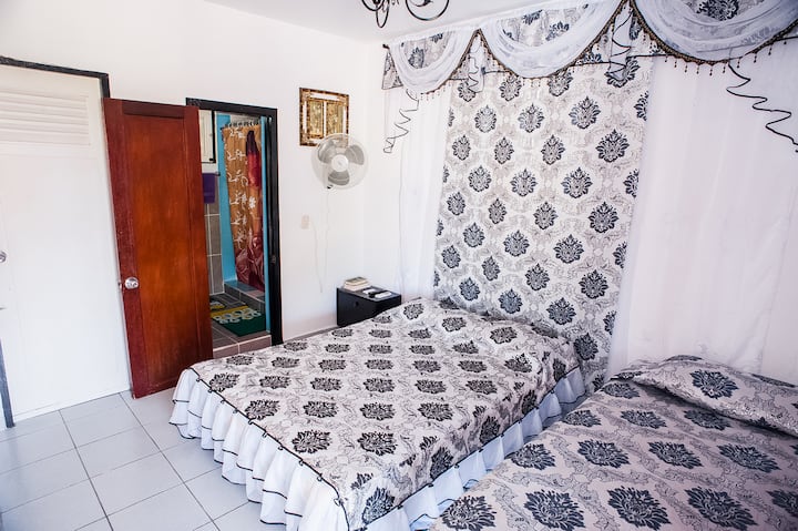 Relaxing Balcony Facing The Beach Of Varadero - 바라데로
