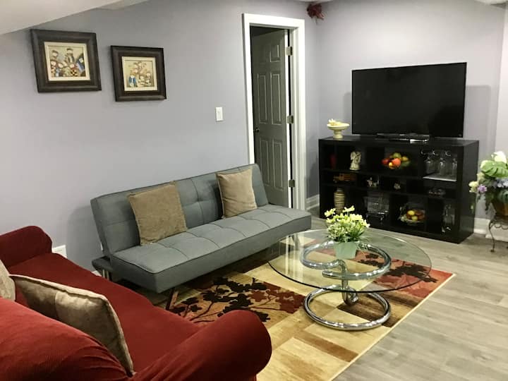 Private Room With Ensuite Bathroom In New Basement - Markham