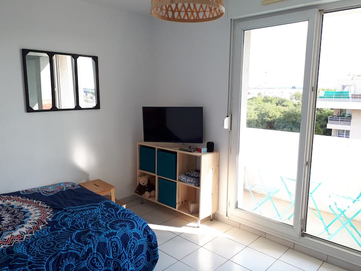 Studio Climatisé, Wifi-fibre, Parking, Nemausa - Nîmes