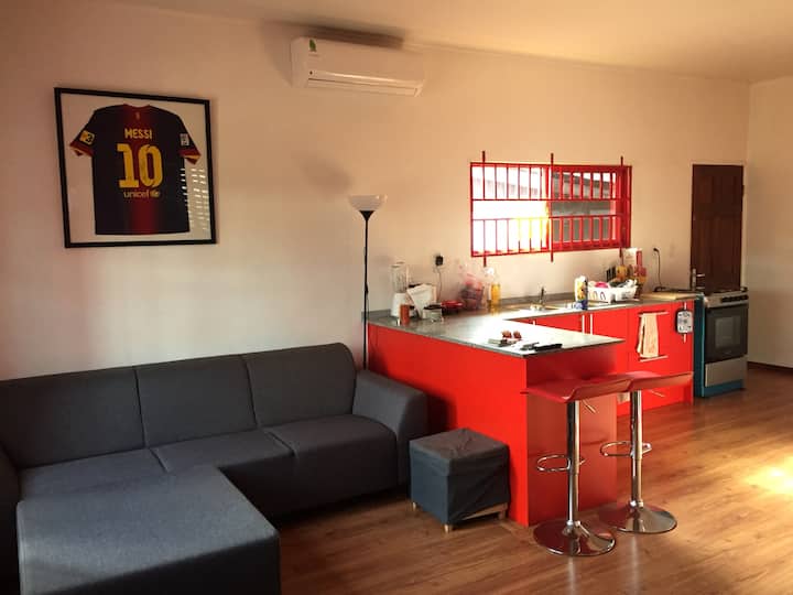 Cozy Red, White And Blue Home - Suriname