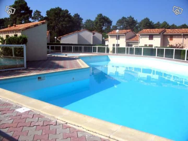 Villa D'été à La Mer Avec Piscine.. - La Tremblade