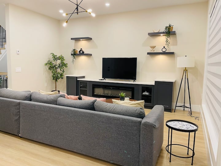 Panorama Ridge 4 Beds 3.5 Baths. - Surrey