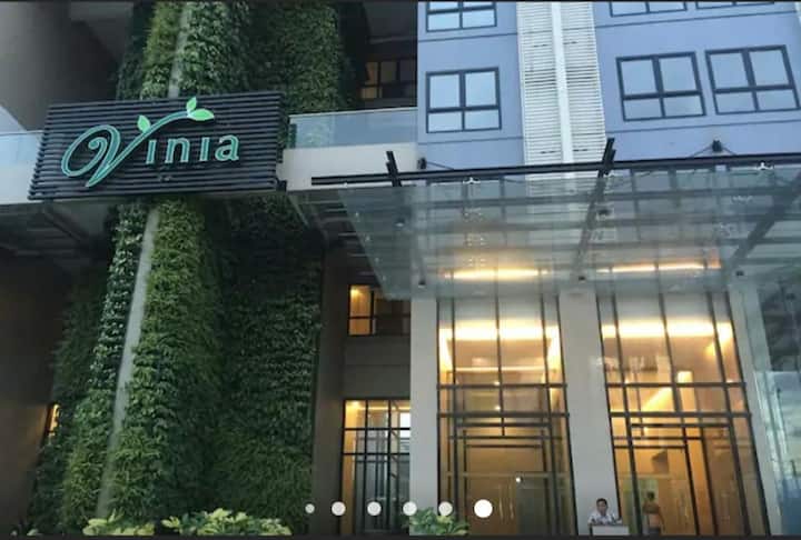 Supermallsreach~vinia Residences With Netflix&wifi - Quezon City