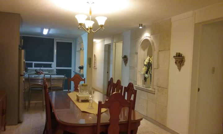 Departamento A Unos Metros De Médica Campestre - León, Mexico