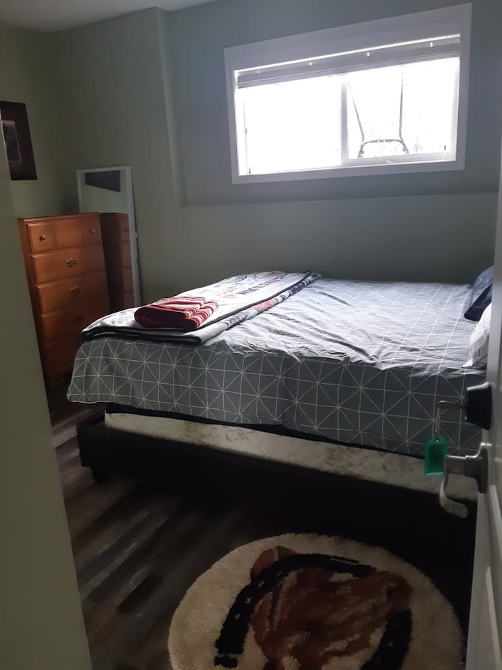 Grannee Retreat Two - Innisfail, AB, Canada