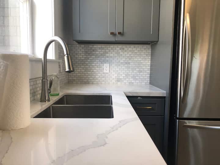 Modern Century Home 3br/1.5bath-5 Min To Falls - Niagara Falls