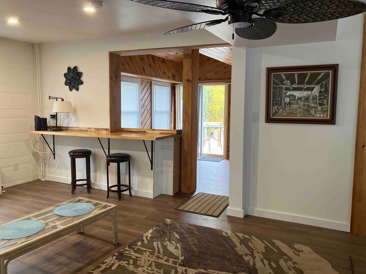 Adirondack Green,spacious, Sleeps 4, 2 Sleep Areas - Corinth, NY