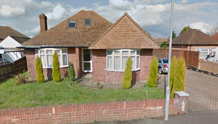 3bed Detached House, Garden +Large Common Areas - 말로