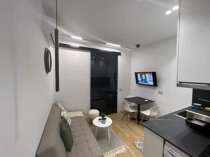 Blloku 1 Riverside 1+1 Luxury Apartament - Tirana