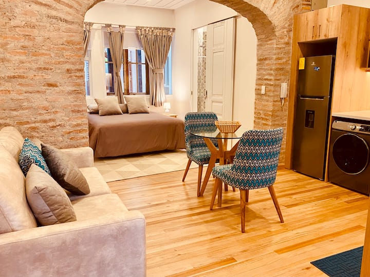 Ground Level Studio 2 Blocks From Main Square - Cuenca