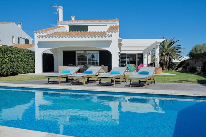 Villa With Sea View, Private Pool & Beach Close By - Mahón