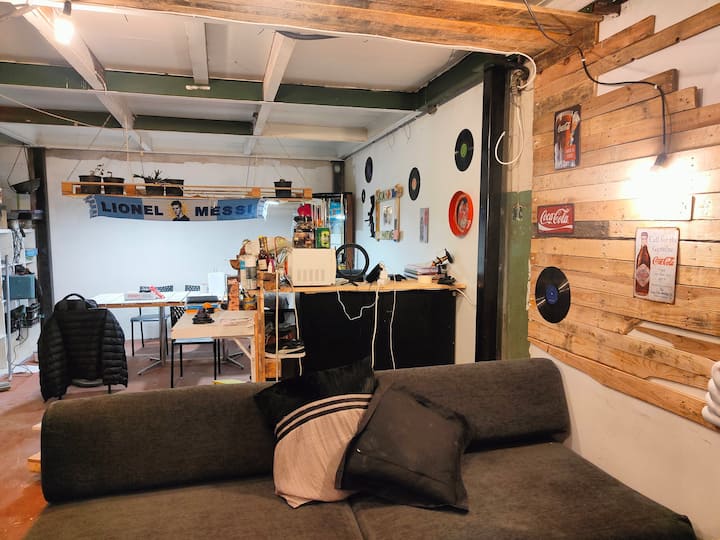 Loft En Dúplex En Zona Industrial - パンプローナ