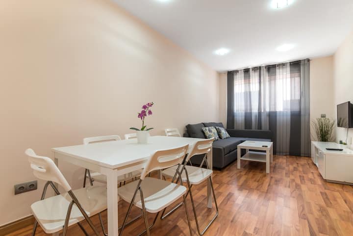 Amplio Apartamento En Puente De Vallecas - Madrid