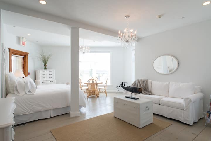 Sea La Vie On Nantasket Beach - Hull, MA