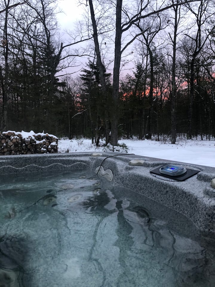 Private Torch Lake Retreat | Hot Tub, Sleeps 10 - Kalkaska, MI