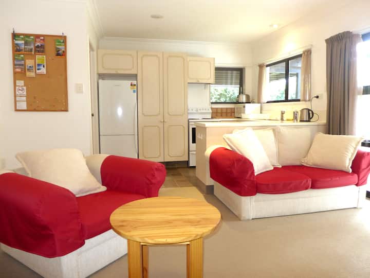 Nestled In Nature Plus In The City - Auckland