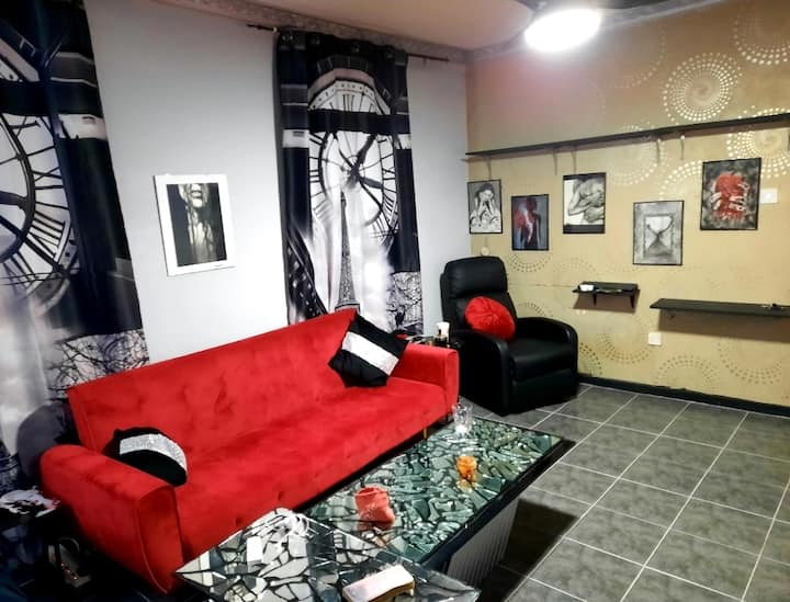 Artistic 2 Bedroom+art Studio Apartment!! - Nicosia