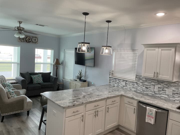 "The Main Suite" - Pensacola, FL