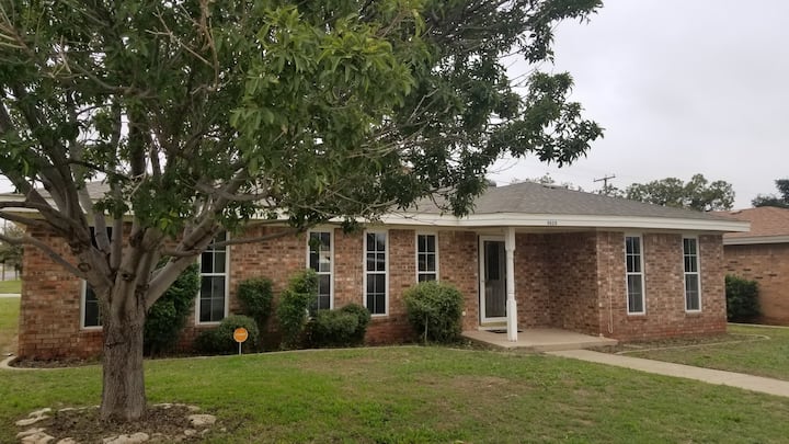 Beal Park - 3 Bdrm(4 Bed) , 2 Bath, 2 Car Garage - Midland, TX