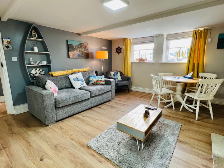 Swordfish Cottage **Next To The Harbour** - Whitby