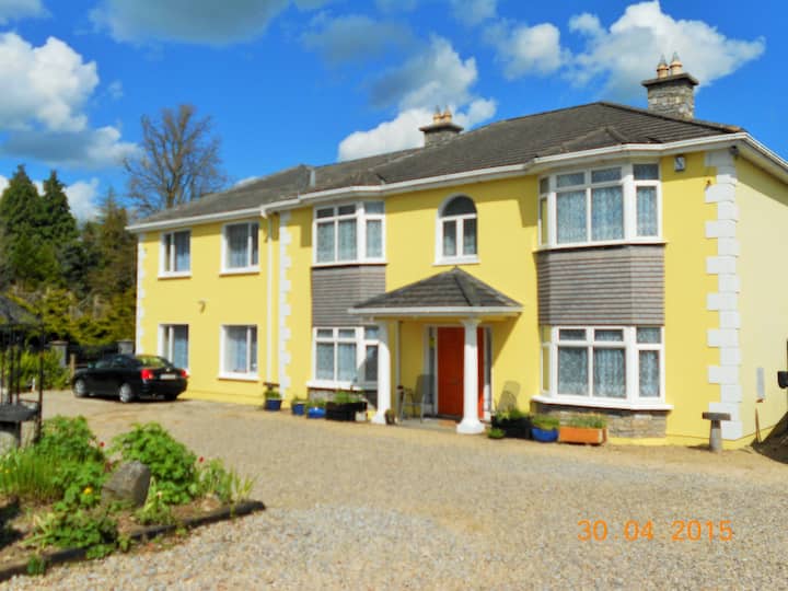 The Yellow House B&b - Navan