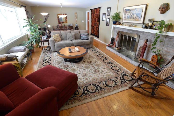 3 Bedroom Ranch House Near Everything - Erie, PA