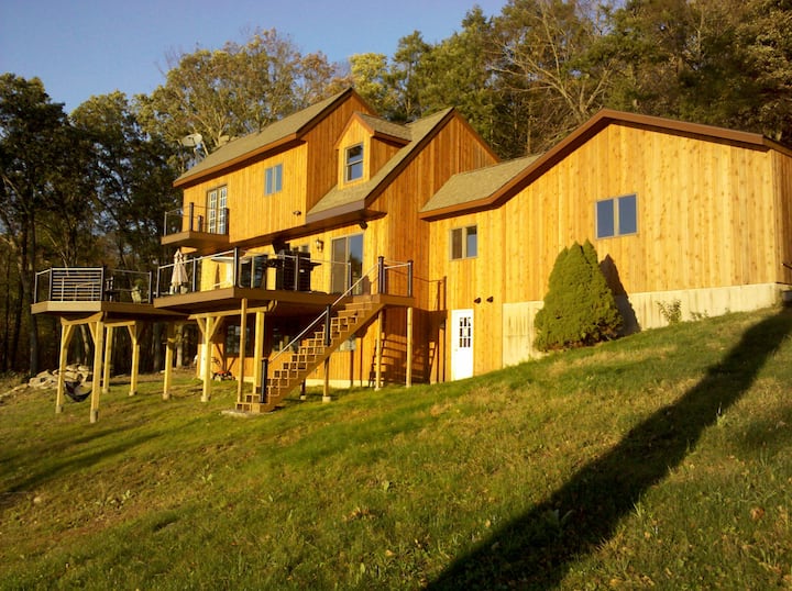 Magnificent  Private Riverfront Home, 10% Off - East Hampton, CT